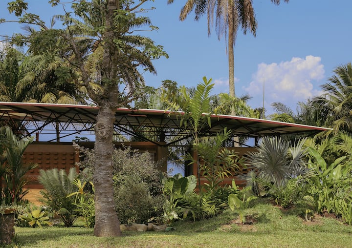 Bienvenue Au Pavillon Essoa, Un Havre De Paix. - Côte d'Ivoire