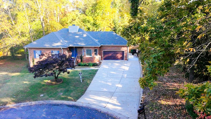 Qc Landing Airport 5 Min Uptown 8 Min Fully Fenced - Charlotte, NC