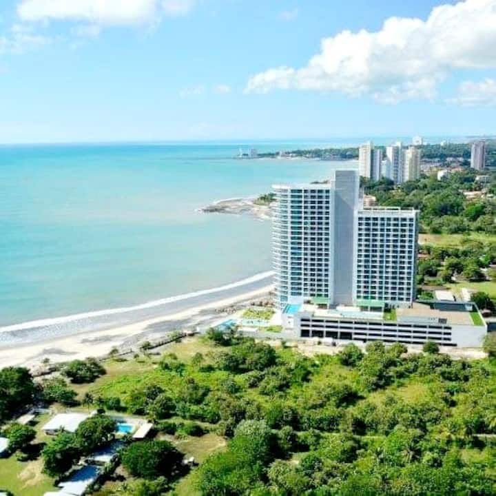Beachfront Condo With Stunning Ocean Views - Panama