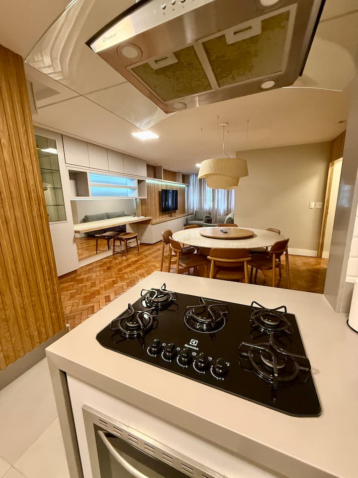 Charme De Sobra. Moderno, Espaçoso E Reformado. - Brazil