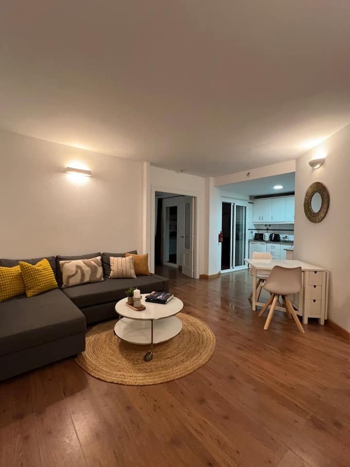 Central Apartment, Bright And Spacious - Tarifa