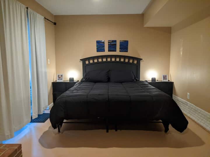 Quiet Private King Suite - Fairfax, VA