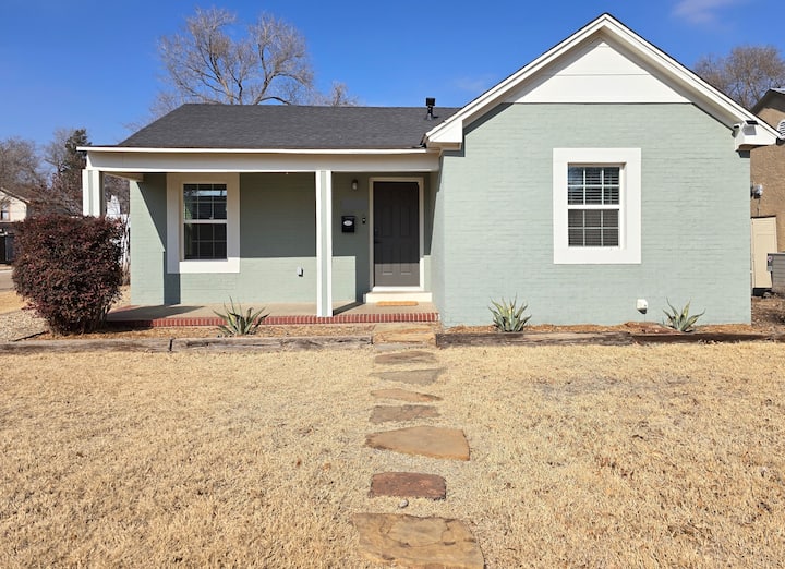 Little Green Cottage - Lubbock, TX