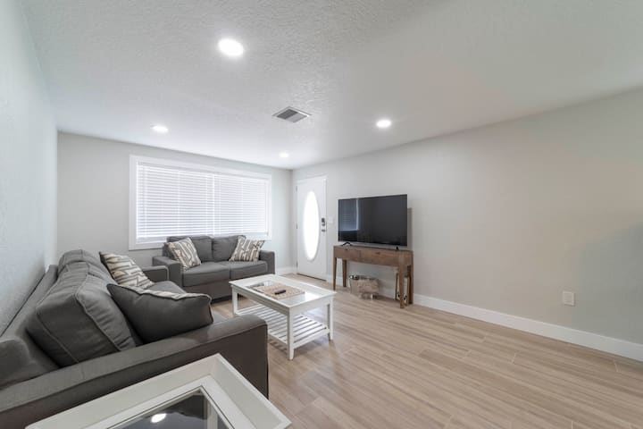 Beach & River Retreat | Ormond Beach Stay - Ormond Beach, FL