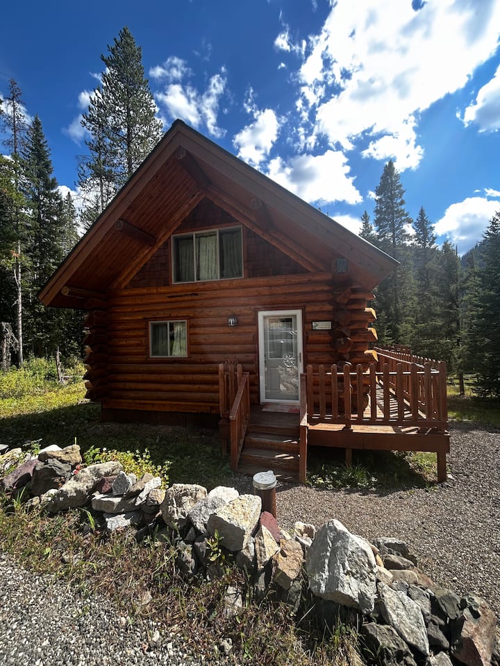 Lamar Valley Mountain Cabin - Cooke City-Silver Gate, MT