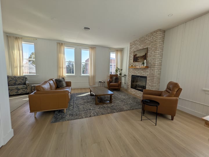 The Country Creek Apartment - Fort Macleod