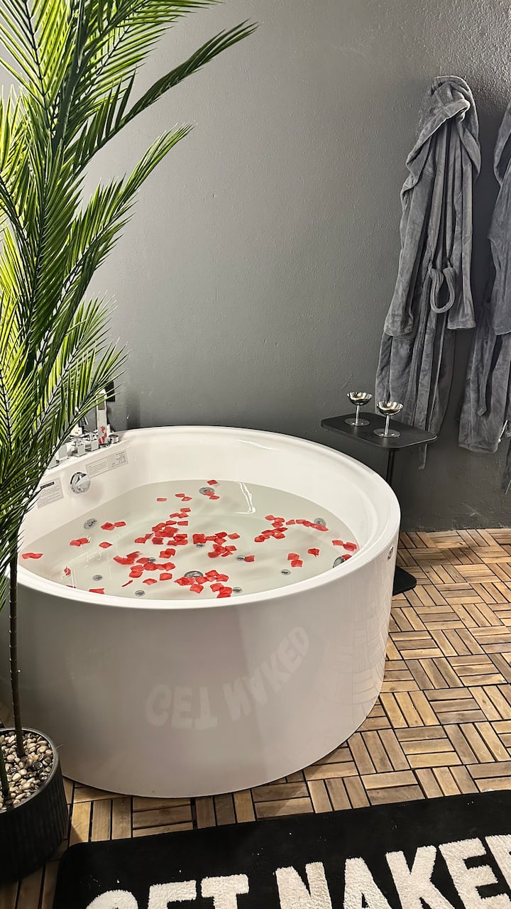 Cozy Studio W/ Jacuzzi In Al-sahafa - Riad