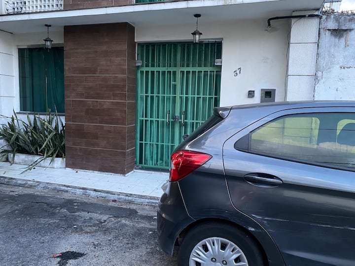 Casa Charmosa E Bem Localizada. - Manaus
