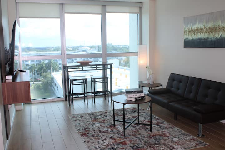 Tu Oasis Moderno En El Corazón De Fort Mayers. - Fort Myers