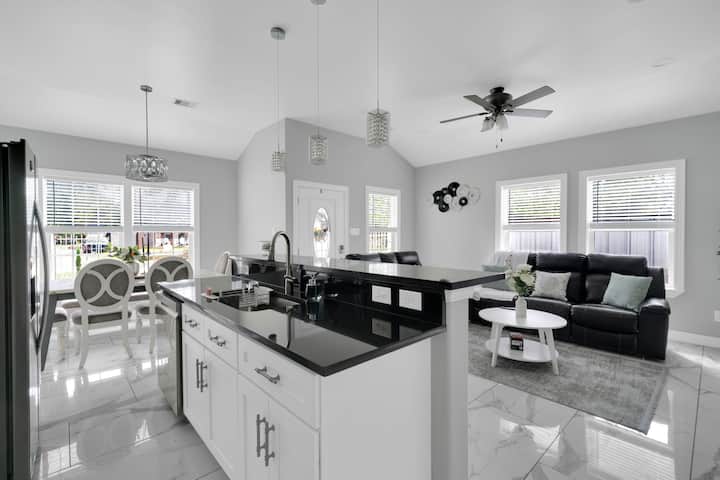 Modern 3br/2ba Retreat | Near Iah & Downtown #A - Northshore - Houston