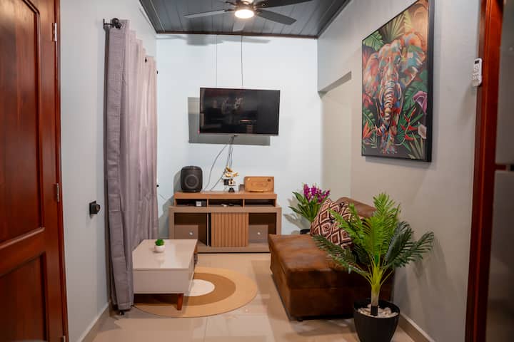 Un Amplio Apartamento, Con Un Ambiente Acogedor! - La Lima