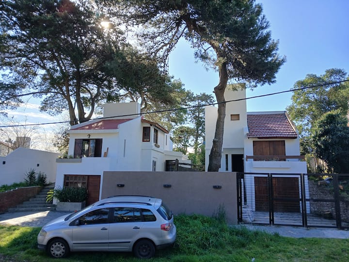 Hermosa Casa En Villa Gesell - Villa Gesell