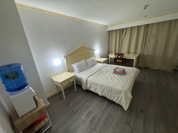 3star Condo/hotel In Burgos Poblacion Makati - Makati