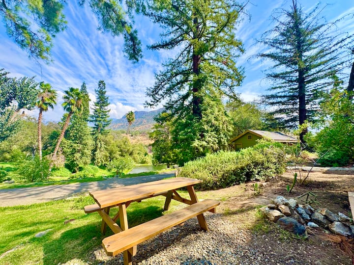 Deer Haven Cabin: River + Lake Escape Sequoia Park - California