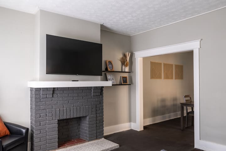 Cozy 3-bedroom In The Heart Of Dayton - Dayton, OH