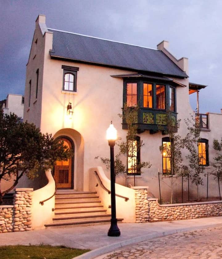 South Main Luxe | Rooftop Hot Tub + 3 Fireplaces - Buena Vista, CO