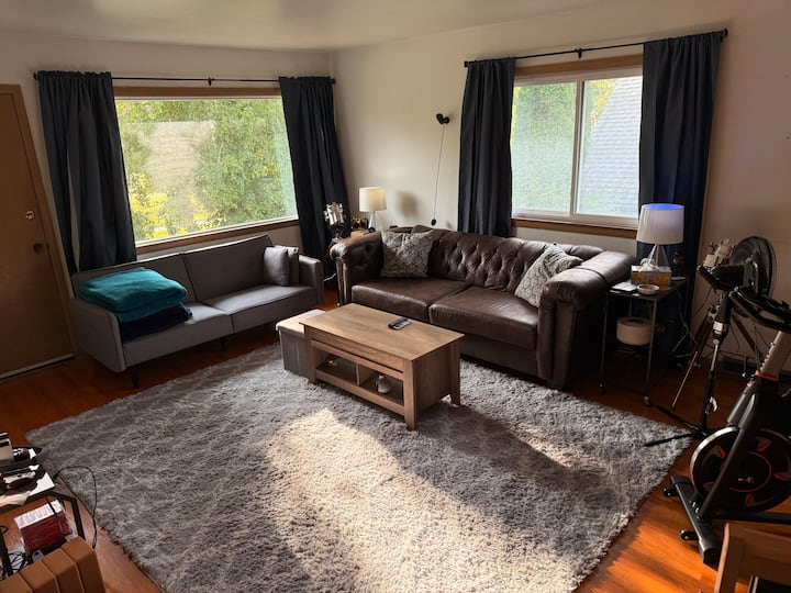 Quiet Retreat In Morgan Heights|sleeps 6|1.5 Bath - Milwaukee, WI