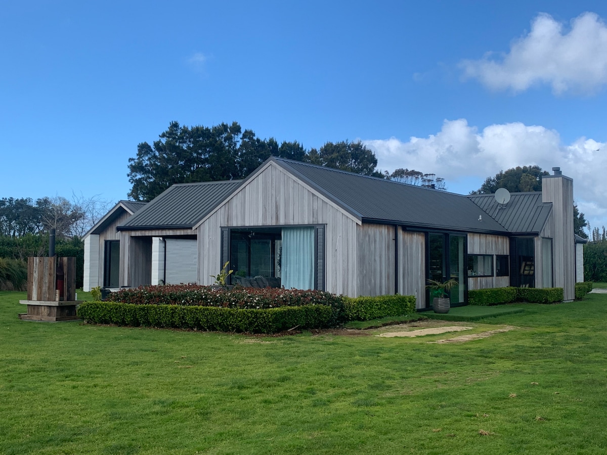 Hamlet Grove Retreat - Houses for Rent in Point Wells, Auckland, New ...