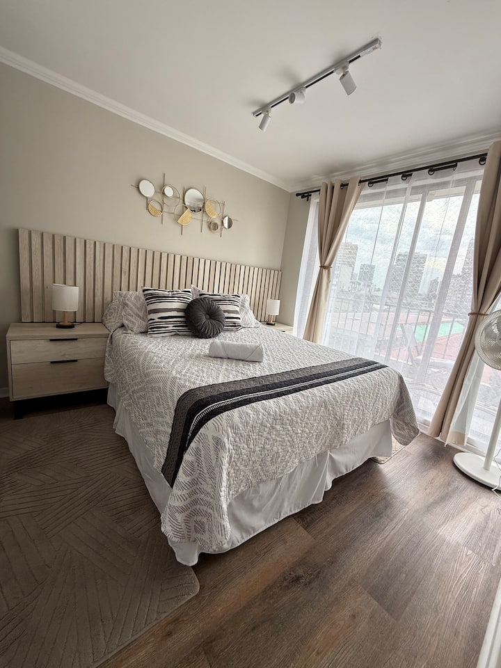 Central, Renovated And With A Great View - Santiago