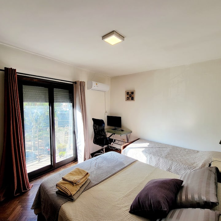 Casa Planta Alta Con Hermosa Azotea Con Parrillero - Montevideo