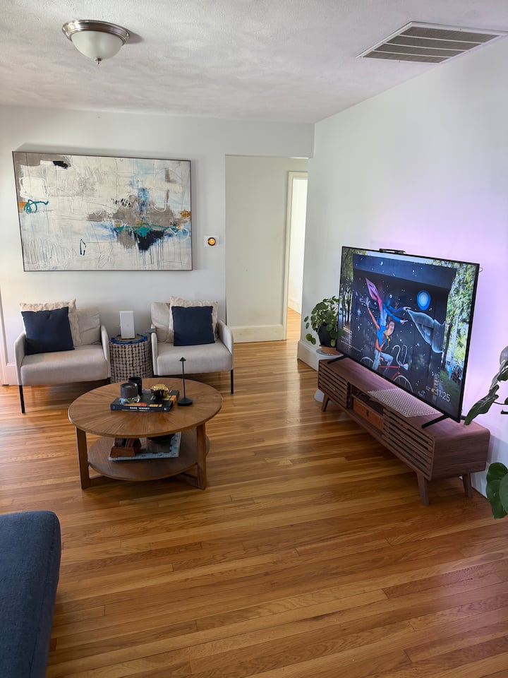 Cozy Home | 5 Min Walk To Oak Grove Station - Malden, MA