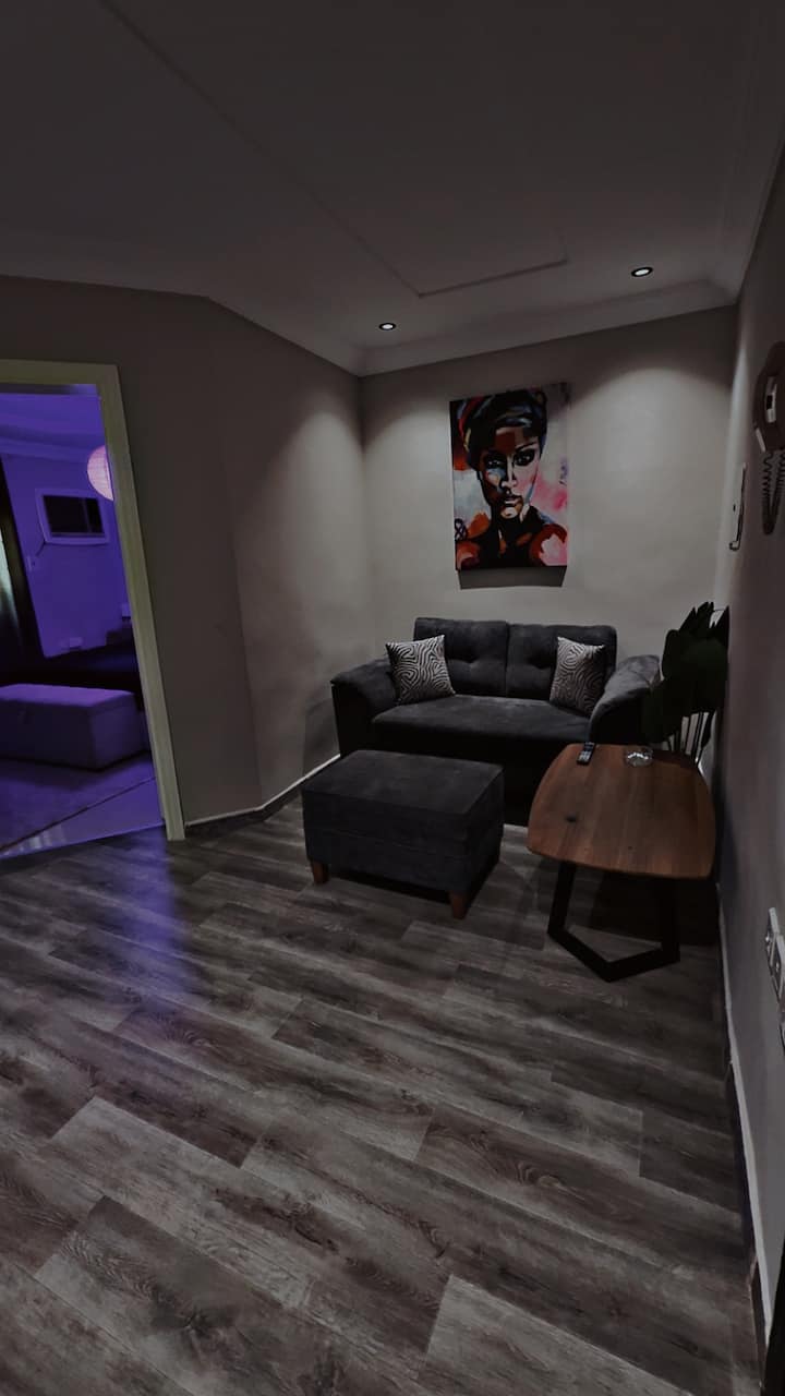 استديو فاخر قرب المطار وقريب منه جميع الخدمات - Jeddah