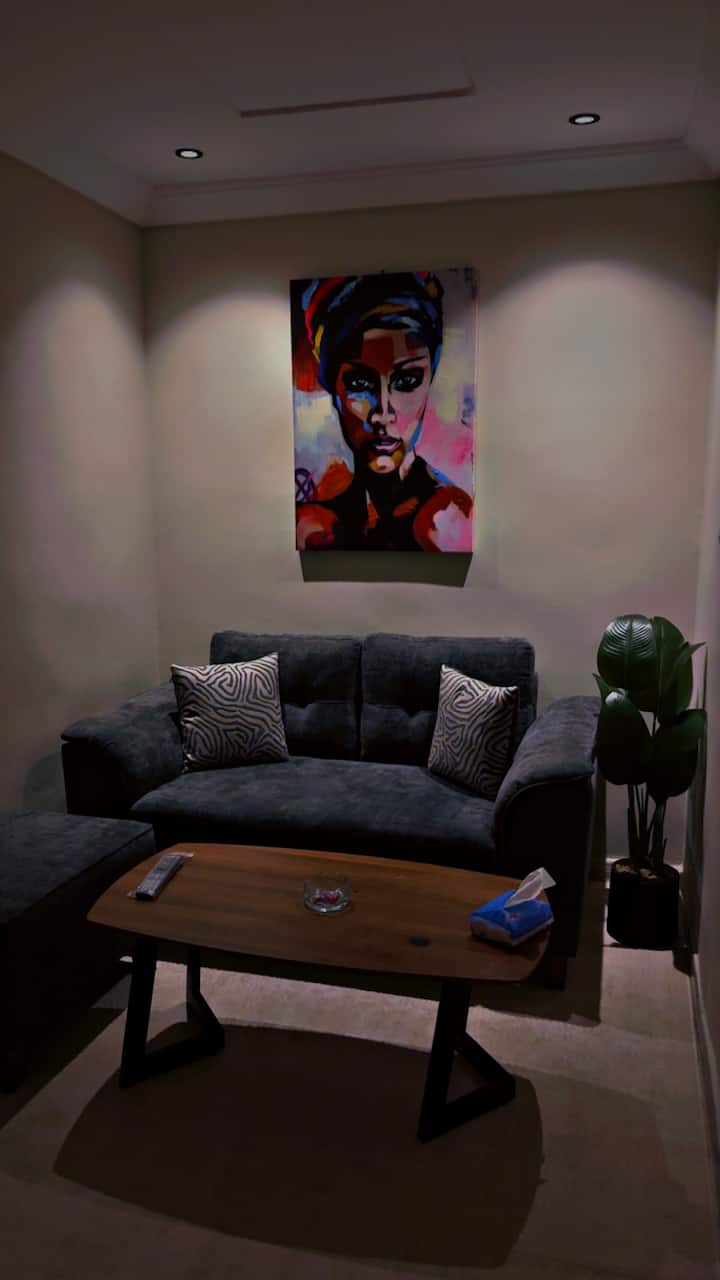 استديو فاخر قرب المطار وقريب منه جميع الخدمات - Yidda