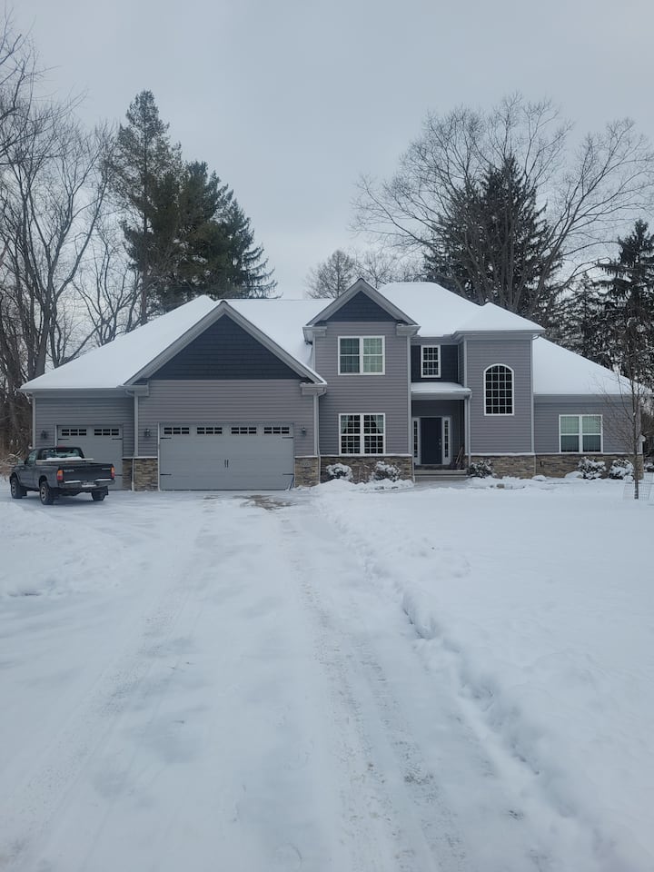 1 Bedroom In Law Suite In The City Of Brecksville. - Cuyahoga Valley National Park