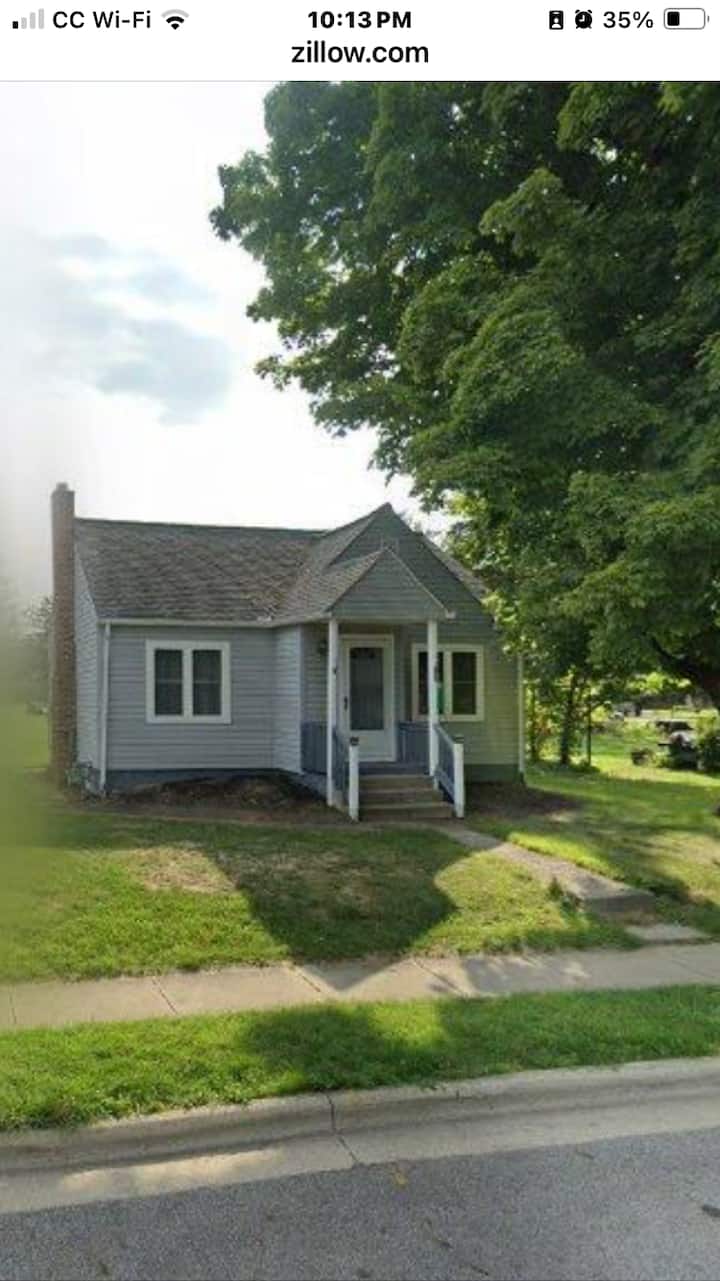 Charming Craftsman Cottage - Ashville, OH