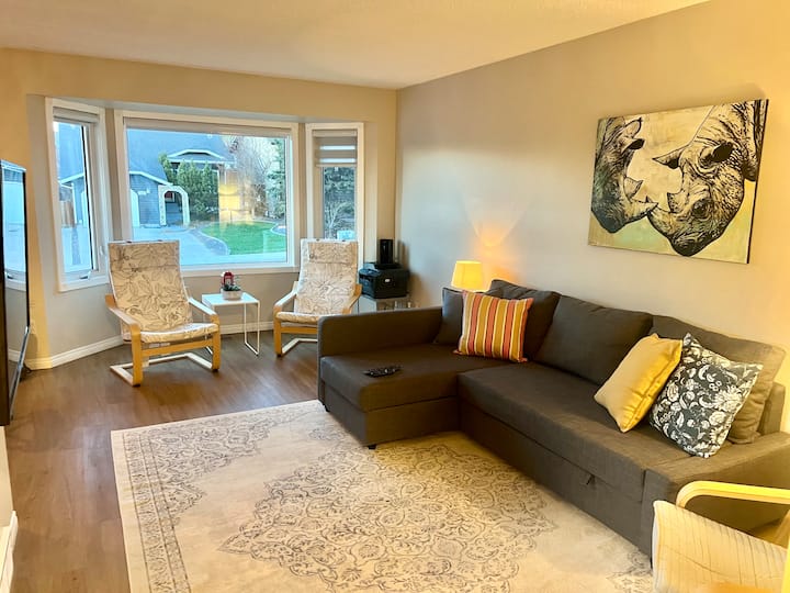 Bright 2 Bedroom Unit In Airdrie - Airdrie