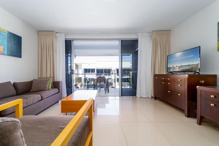 1-bedroom Resort Apartment With Pool Views - Hervey Bay