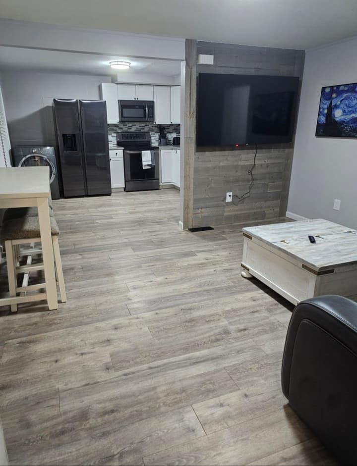 Modern Renovated Apartment Minutes From Highway - 스프링필드