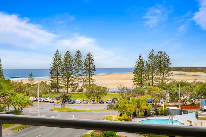 Caloundra Gem - Golden Beach