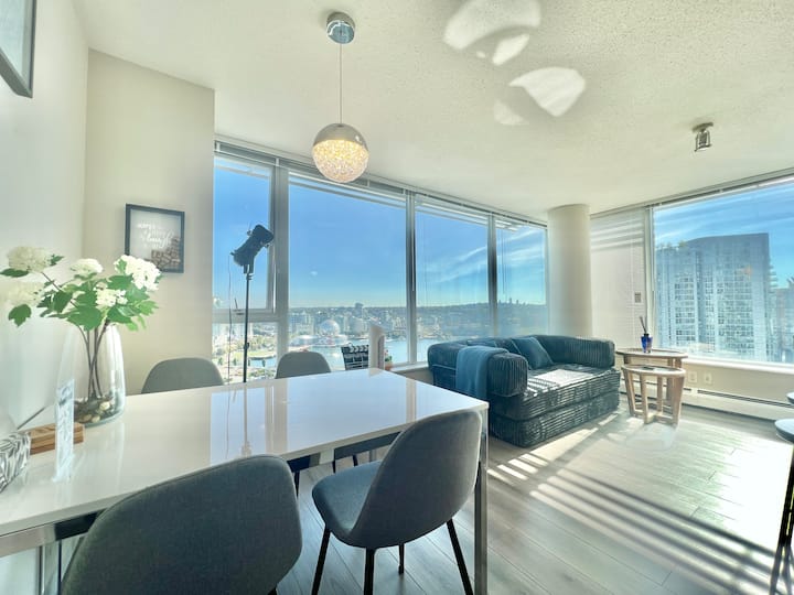 Heart Of Downtown / Stadium | Pool & Free Parking - Vancouver