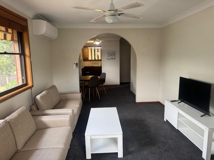 Carthage St, Stay - Tamworth