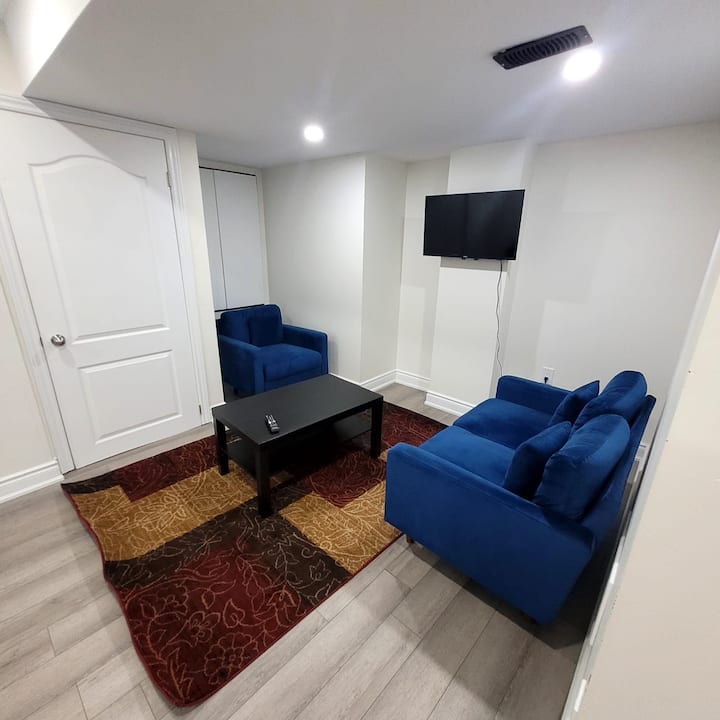 Two Bedroom Fully Equipped Suite Private Enterance - Brampton