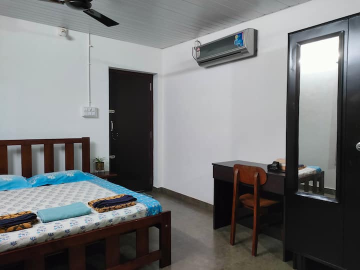 Relaxing Coastal Getaway - Affordable Stay - Mangaluru
