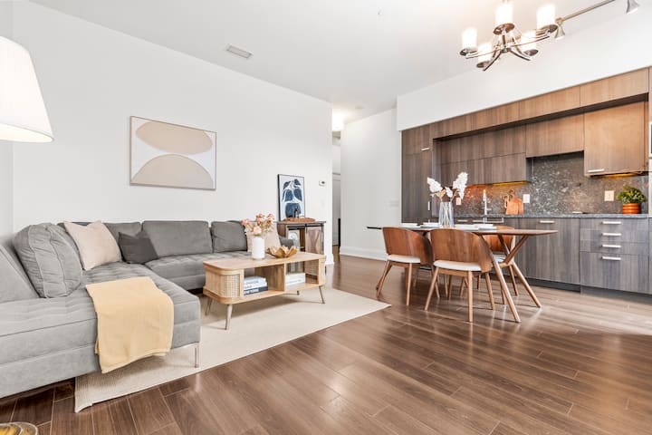 Luxury 2br+den - Subway/gym/sauna+free 2pkg - Toronto