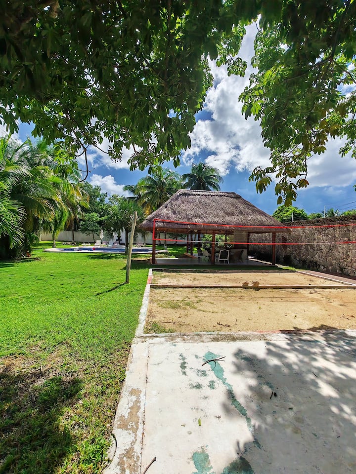 Casa úNica Muy Grande Con Cenote Y 7 Recámaras - Cancún