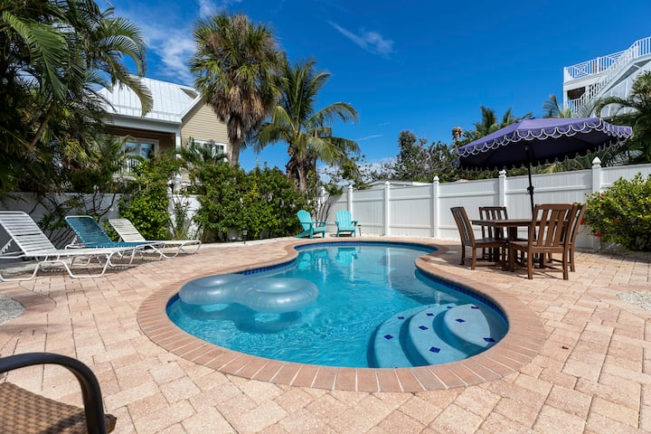 Boathouse Cottage, Sweet 2 Br 1b With Private Pool - Anna Maria, FL