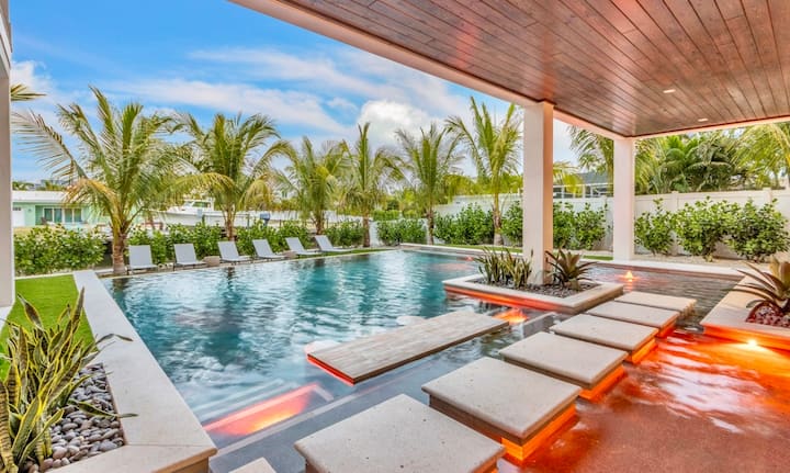 Brand New House On Ami! On Canal Gorgeous Pool! - Anna Maria Island, FL