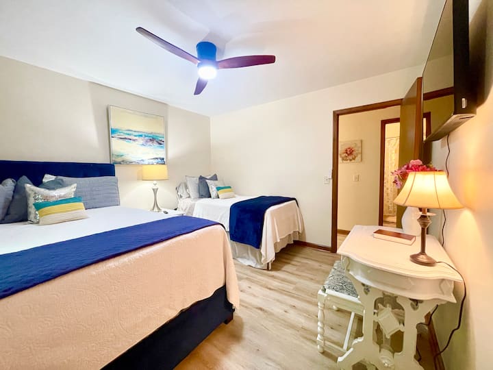 Cabin Room 5 - Marietta, GA