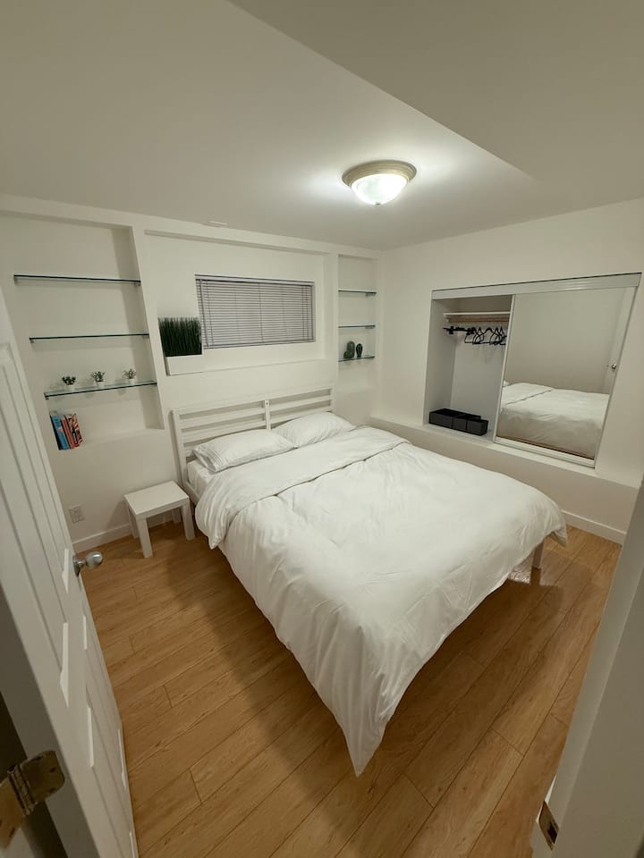 Central And Private Kitsilano Craftsman - Vancouver