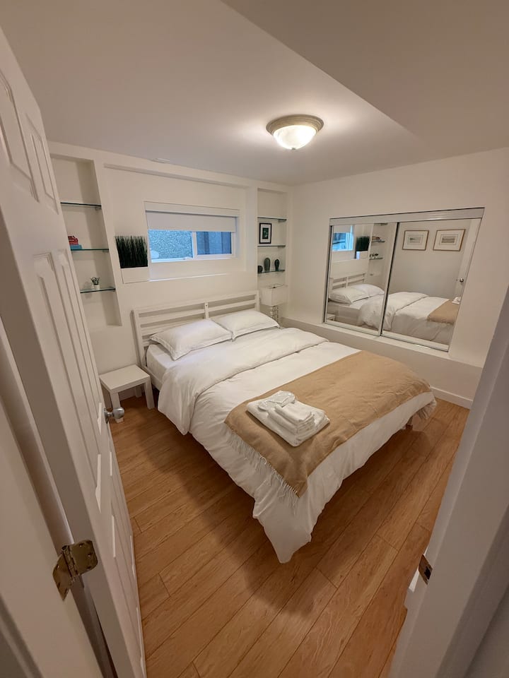 Private Kitsilano Craftsman Suite - Vancouver