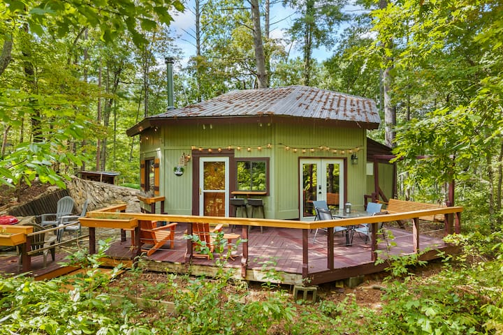 Double Barrel Retreat – Rustic Cabin Near Clayton - Clayton, GA