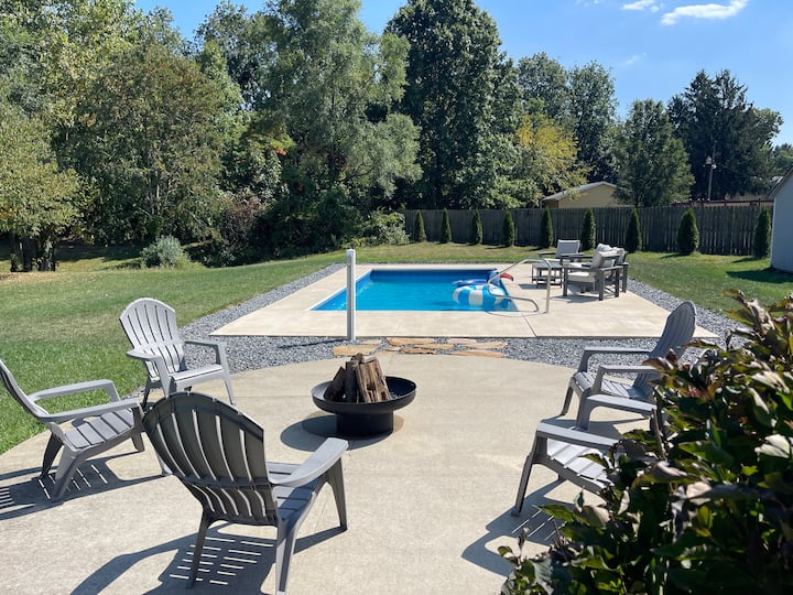 Michiana/notre Dame Getaway-pool, Hot Tub & More! - Elkhart, IN