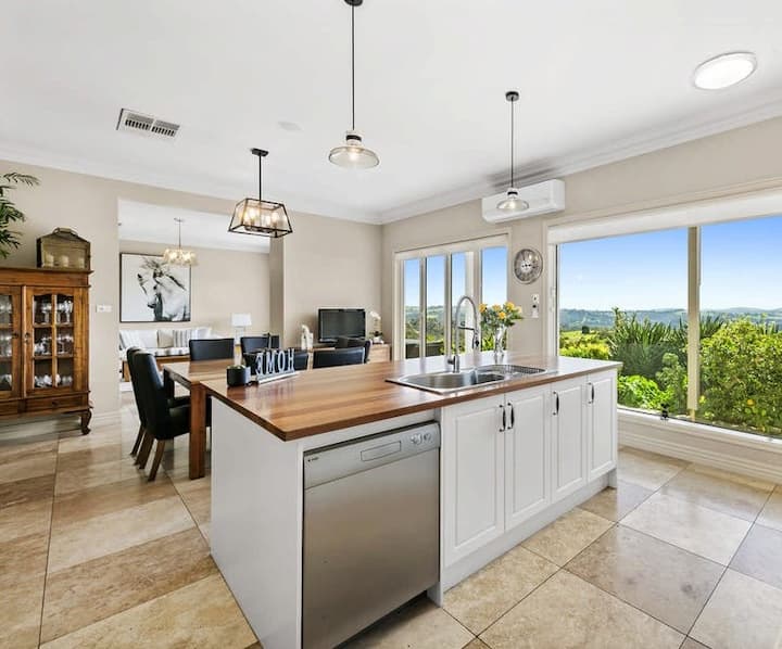 5br | Dandenong Ranges Stay - Beaconsfield, Australia