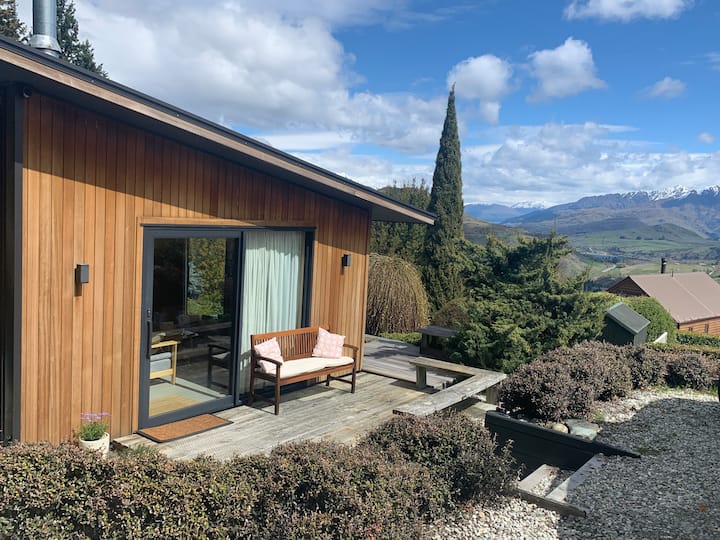 Sunny Alpine Retreat - Lake Hayes