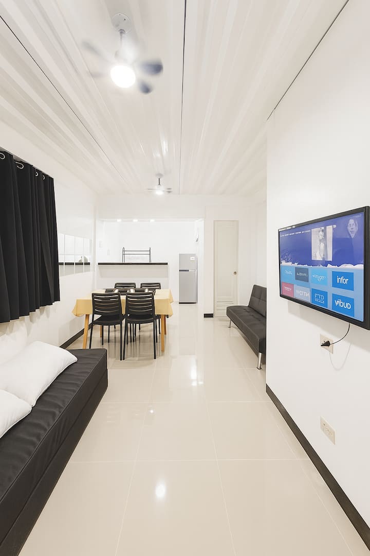 Oasis House With Bathtub, Netflix, Fully Ac - Cavite