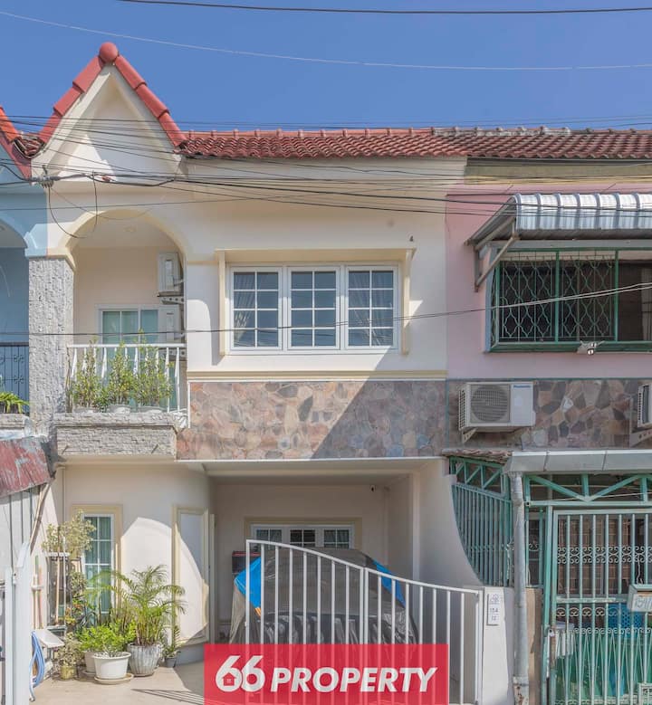 Beautiful 2br Townhome Stay Near Shopping - タイ チェンマイ